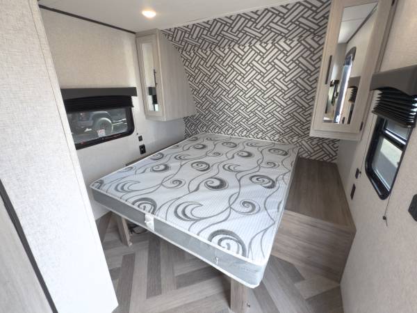 2024 KEYSTONE ZINGER 211RD BY CROSSROADS LITE - rvs - by dealer ...