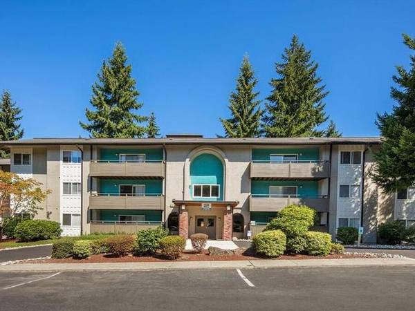 Resident lounge with Wi-Fi, Playground, Children's activity center ...