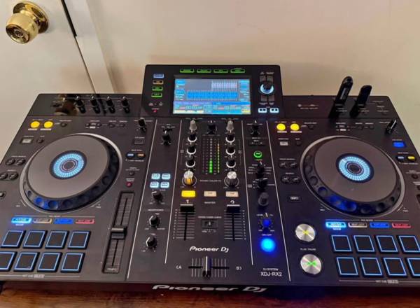 Pioneer XDJ RX2 DJ deck with free audio-technica headphones - musical ...
