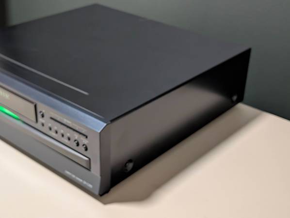 Onkyo DX-C390 6-disc CD Player / changer (fantastic condition ...