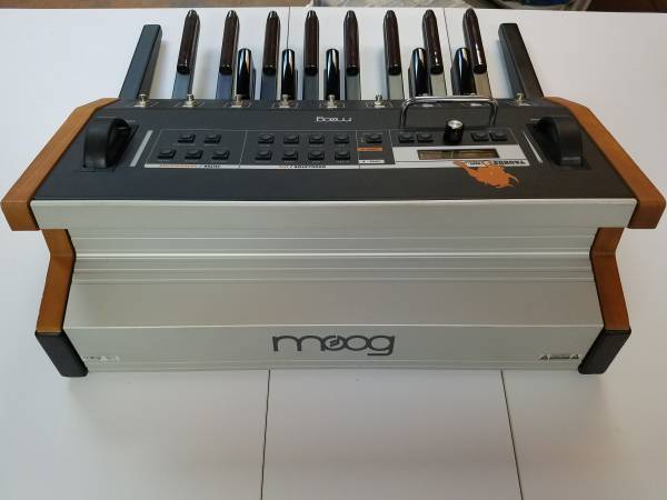 MOOG TAURUS 3 BASS PEDAL SYNTHESIZER - PRICE DROP - musical instruments ...