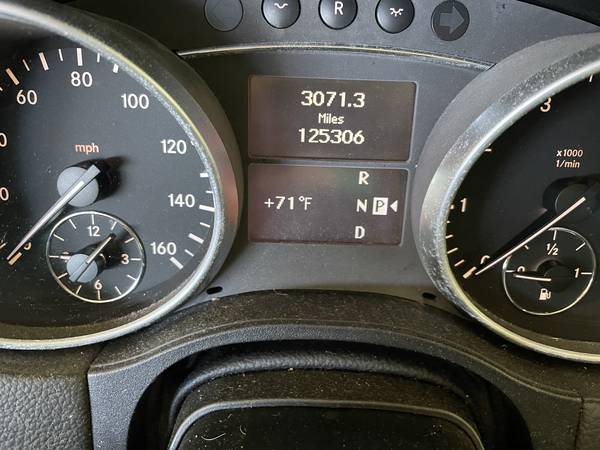 2009 White Mercedes Benz GL450 ($2,500.00) - garage & moving sales ...