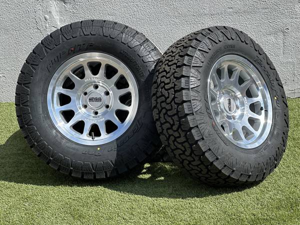 NEW 17" Method MR703 Wheels 6x135 Ford F-150 Rims 33" Tires Expedition ...