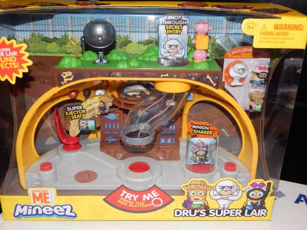 Despicable Me Dru's Super Lair Playset - toys & games - by owner - sale ...