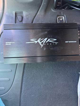 (2) 10 inch subs in box with amp and wires - electronics - by owner ...