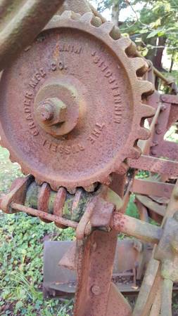 ANTIQUE GATES MILLS ROAD GRADER RUSSELL BADGER USED UNTIL 15 YEARS AGO ...