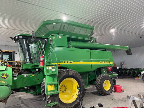 **Field Ready ** 2005 John Deere 9660 STS + 635F Platform Head - farm ...