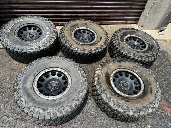 Five Ford 6x135mm 17 inch Method rims. f150, navigator, Expedition ...