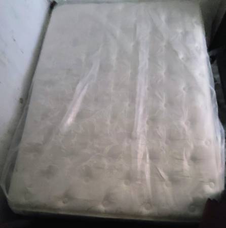 Kingsdown Queen sized mattress and box spring - furniture - by owner ...