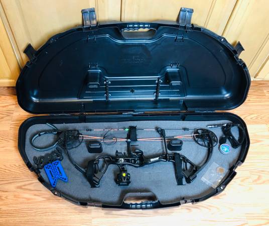Bear Royale Compound Bow 50-3/8 + Accessories Kwik Stand Bowstring Wax ...