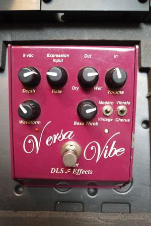 DLS Effects Versa Vibe Red - musical instruments - by owner - sale ...