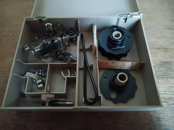Singer Sewing Machines - household items - by owner - housewares sale ...