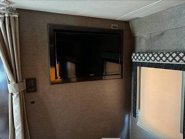 2018 Thor Motor Coach Siesta Sprinter 24SS diesel for sale - Beaumont ...